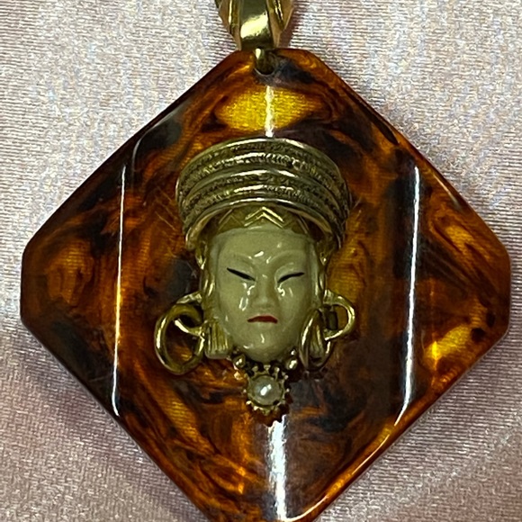 selini | Jewelry | Vintage 95 3 Dimensional Asian Princess Face Mounted ...